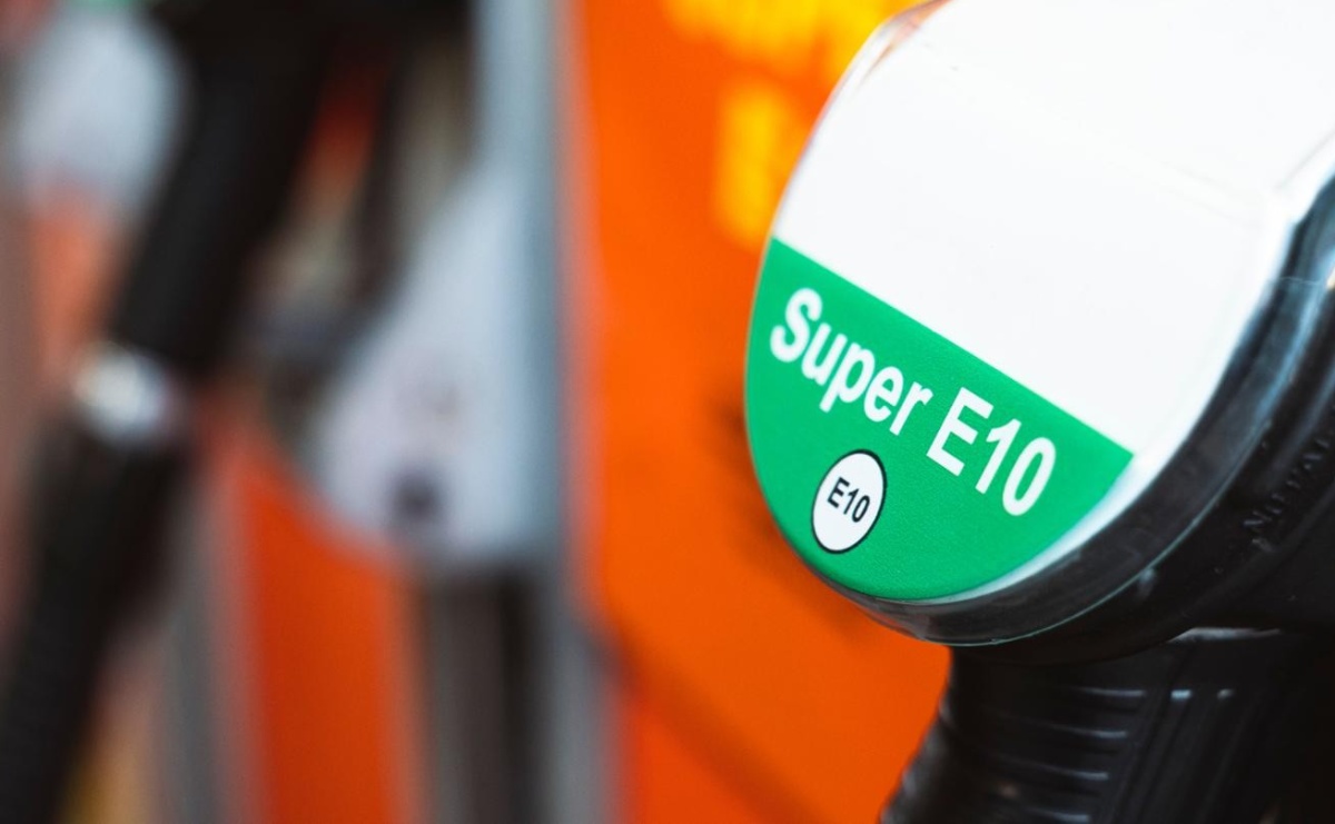 Od 1 stycznia E95 zastąpi na stacjach E10. Sprawdź czy możesz ją tankować!